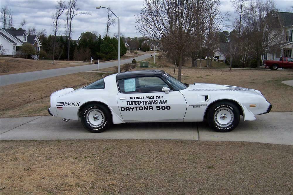 1981 PONTIAC FIREBIRD TRANS AM 2 DOOR COUPE - Side Profile - 151715