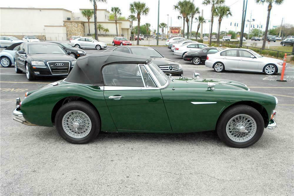 1967 AUSTIN-HEALEY BJ8 CONVERTIBLE - Front 3/4 - 152161