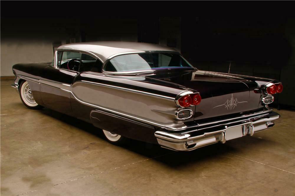 1958 PONTIAC STAR CHIEF CUSTOM 2 DOOR COUPE - Rear 3/4 - 157514