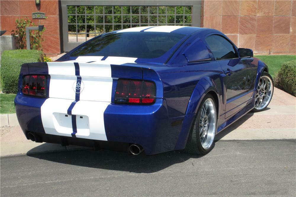 2005 FORD MUSTANG GT CUSTOM 2 DOOR COUPE - Rear 3/4 - 157548