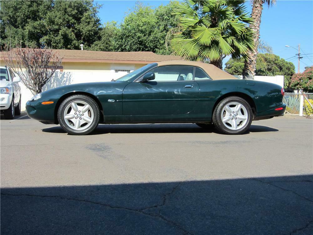 1999 JAGUAR XK8 CONVERTIBLE - Side Profile - 157962
