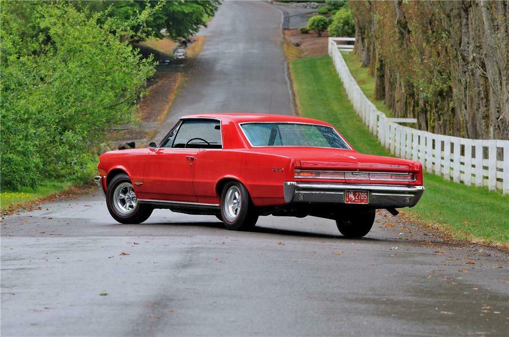 1964 PONTIAC GTO 2 DOOR HARDTOP - Rear 3/4 - 157976