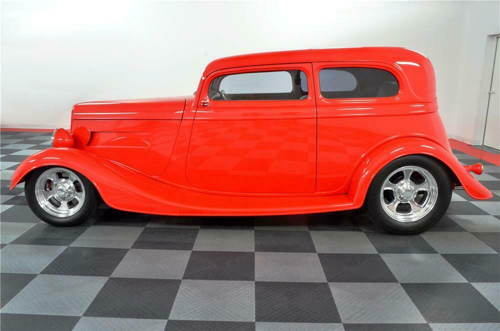 1934 FORD VICTORIA CUSTOM 2 DOOR SEDAN - Side Profile - 161075