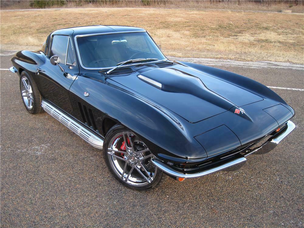 1965 CHEVROLET CORVETTE CUSTOM 2 DOOR COUPE - Front 3/4 - 161076