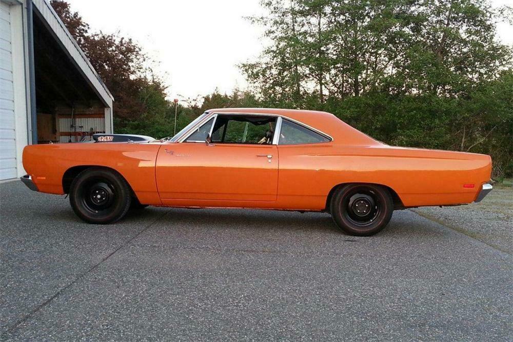 1969 PLYMOUTH ROAD RUNNER 2 DOOR SEDAN - Side Profile - 161088