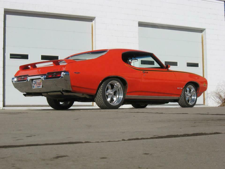 1969 PONTIAC GTO CUSTOM 2 DOOR HARDTOP - Rear 3/4 - 161145