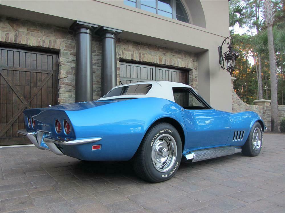 1968 CHEVROLET CORVETTE CONVERTIBLE - Rear 3/4 - 161148
