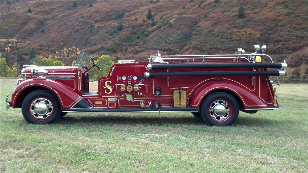 1940 DIAMOND T 406 FIRETRUCK - Side Profile - 161219