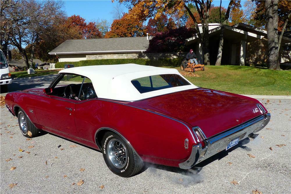 1969 OLDSMOBILE 442 CONVERTIBLE - Rear 3/4 - 161587