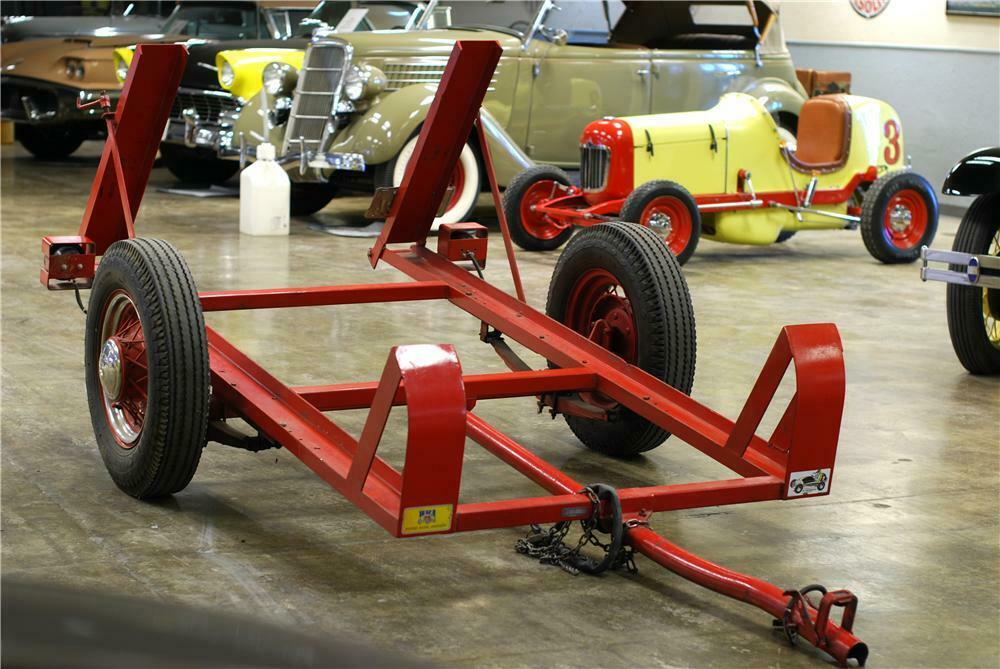 0 SPCNS TRAILER - Front 3/4 - 161884