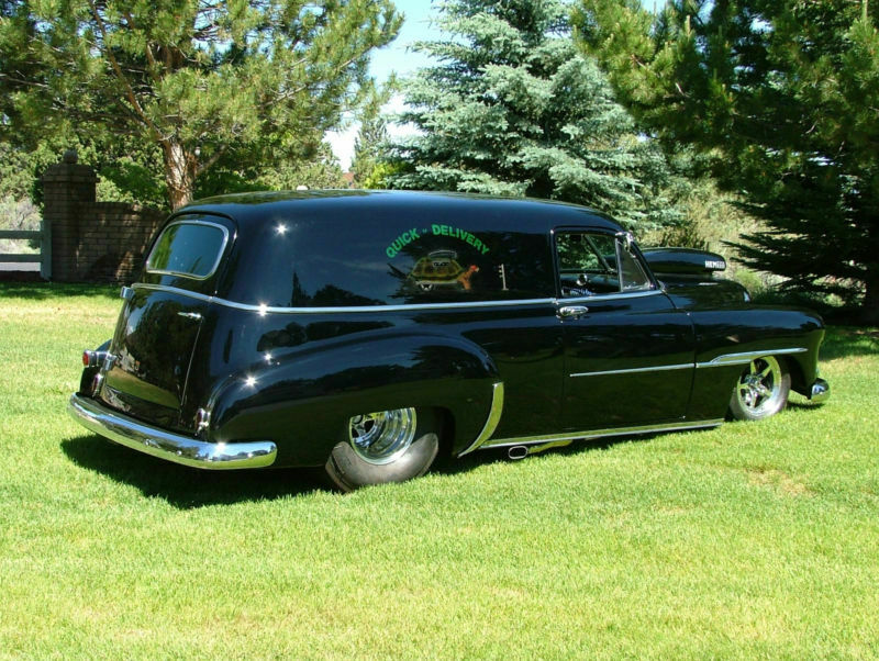 1952 CHEVROLET CUSTOM SEDAN DELIVERY - Side Profile - 161910