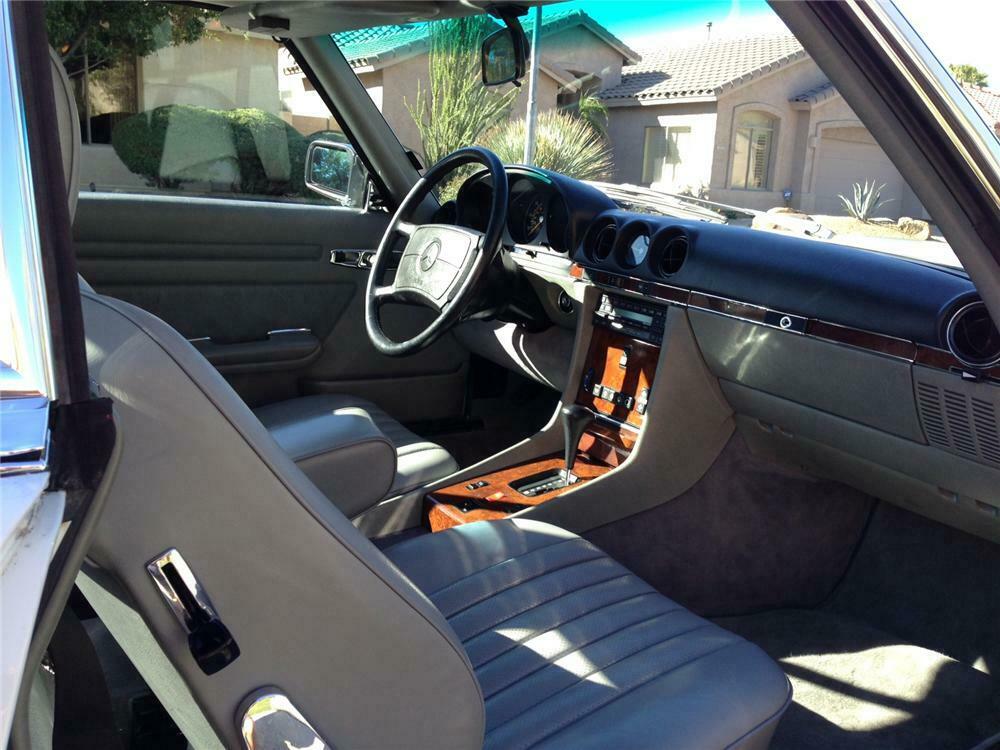 1986 MERCEDES-BENZ 560SL CONVERTIBLE - Interior - 161941