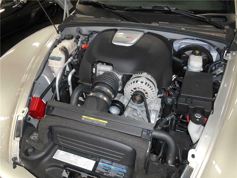 2005 CHEVROLET SSR PICKUP ROADSTER - Engine - 161952