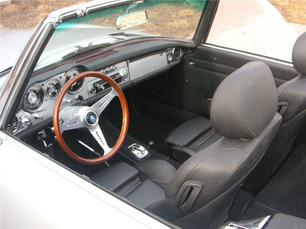 1966 MERCEDES-BENZ 230SL CUSTOM ROADSTER - Interior - 162243