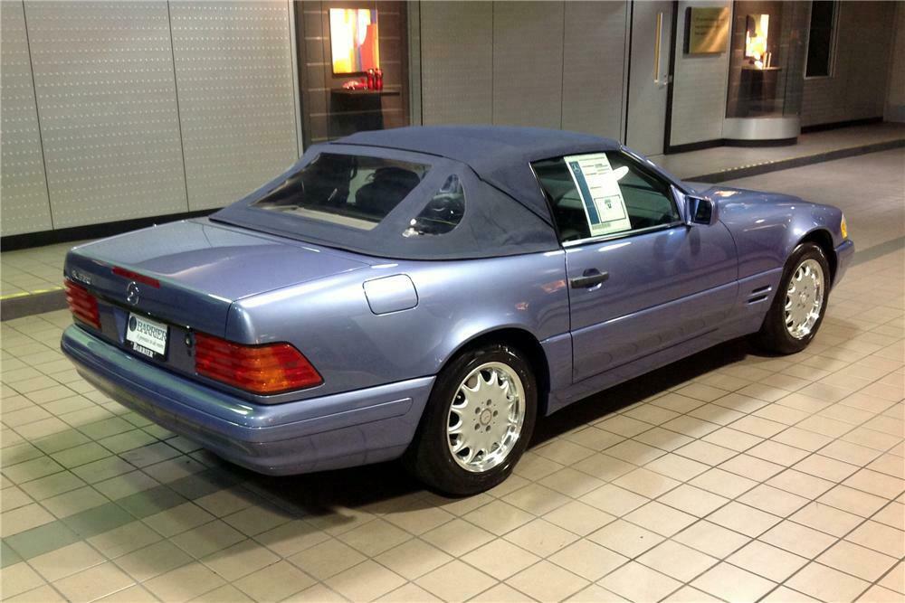 1997 MERCEDES-BENZ SL320 CONVERTIBLE - Rear 3/4 - 162452