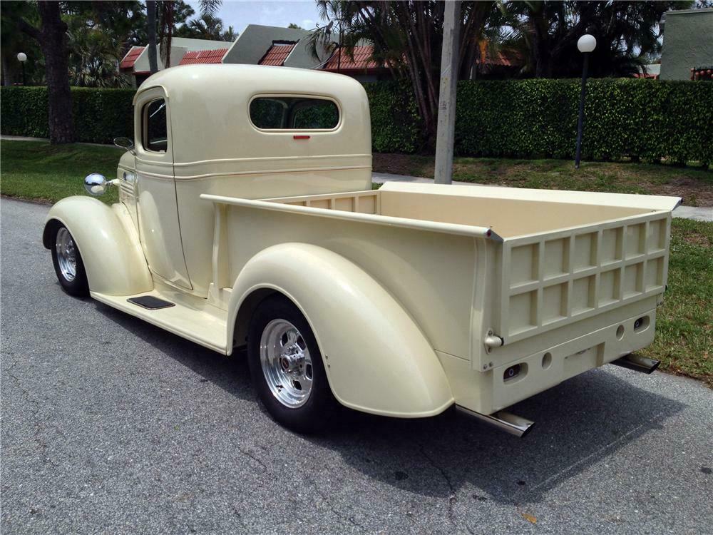 1938 CHEVROLET CUSTOM PICKUP - Rear 3/4 - 162821