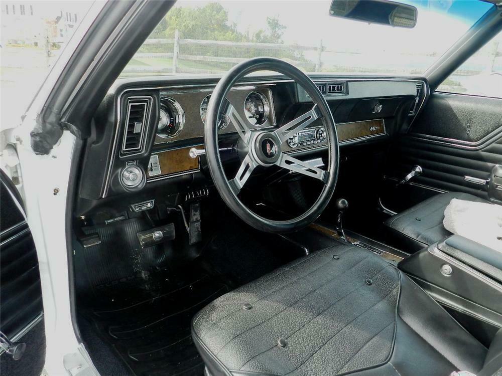 1970 OLDSMOBILE 442 W30 2 DOOR COUPE - Interior - 170015