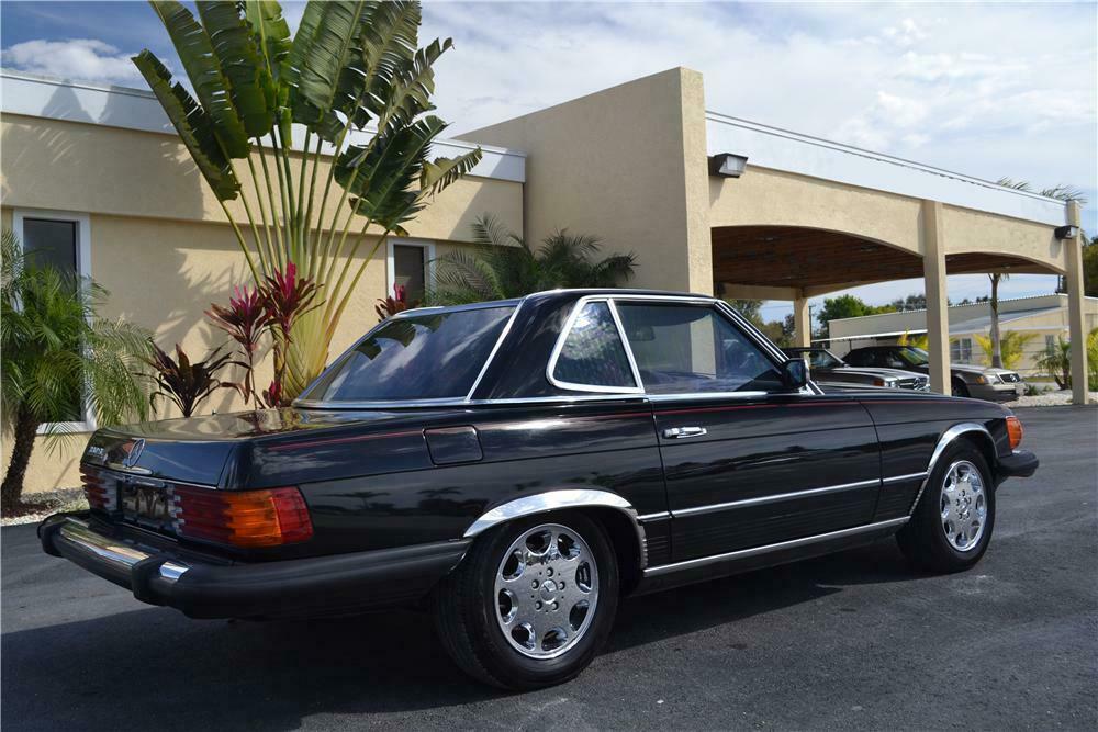 1985 MERCEDES-BENZ 380SL CONVERTIBLE - Rear 3/4 - 170217