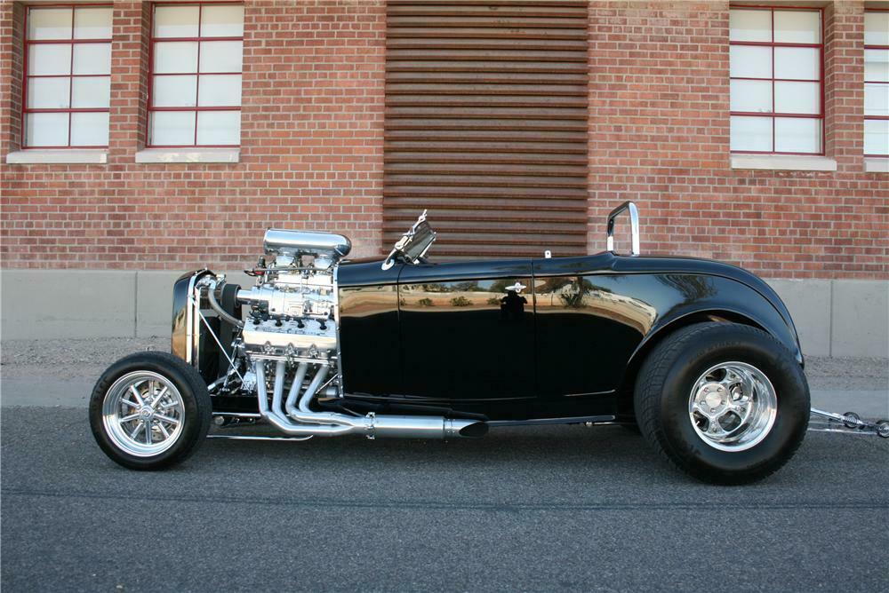1932 FORD CUSTOM ROADSTER - Side Profile - 174658