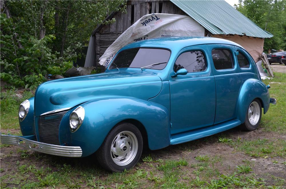 1940 MERCURY CUSTOM 4 DOOR SEDAN - Front 3/4 - 174729
