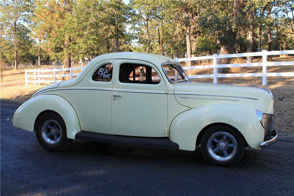 1939 FORD CUSTOM 2 DOOR COUPE - Side Profile - 177373