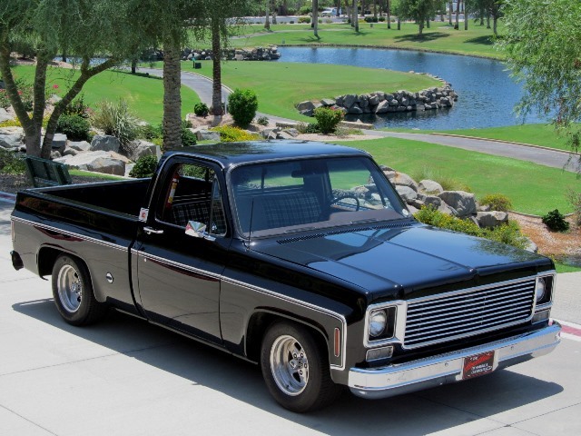 1975 CHEVROLET CHEYENNE PICKUP - Front 3/4 - 177479