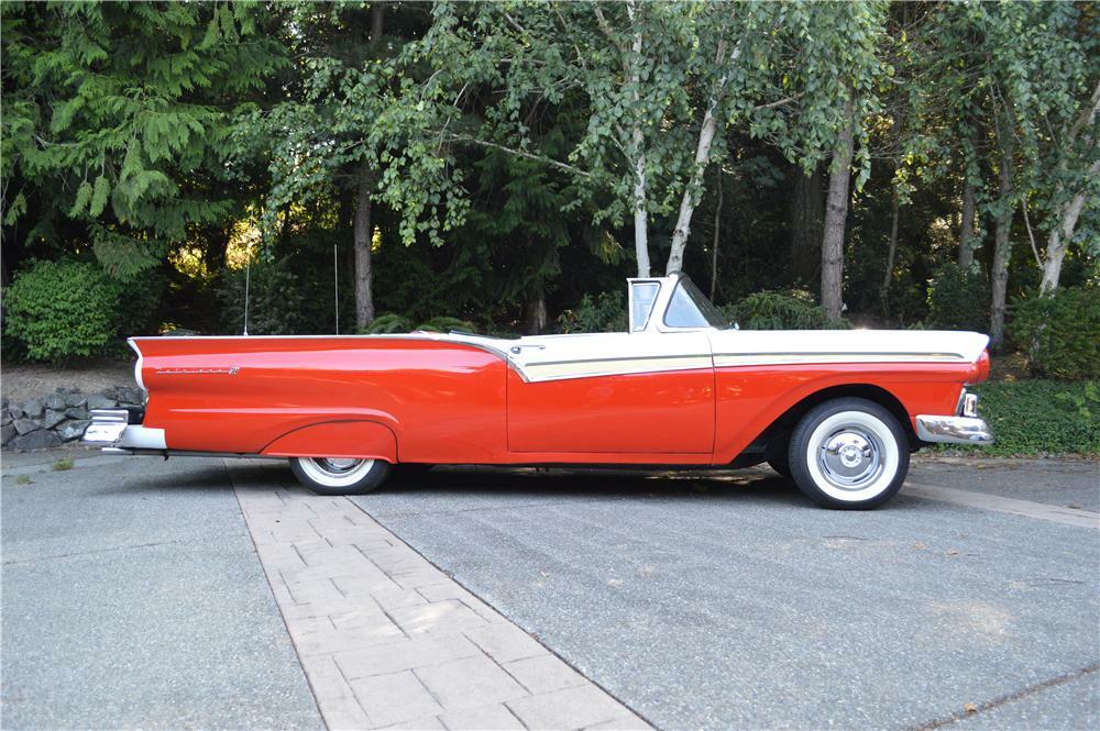 1957 FORD FAIRLANE 500 SKYLINER RETRACTABLE HARDTOP - Side Profile - 177672