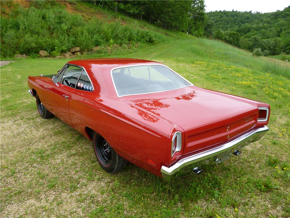 1969 PLYMOUTH ROAD RUNNER - Rear 3/4 - 178516
