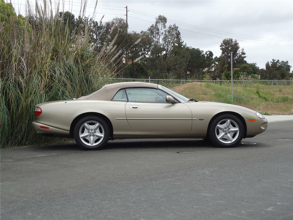 1998 JAGUAR XK8 CONVERTIBLE - Side Profile - 178692