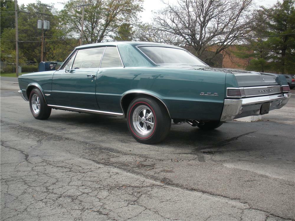 1965 PONTIAC GTO - Rear 3/4 - 179710