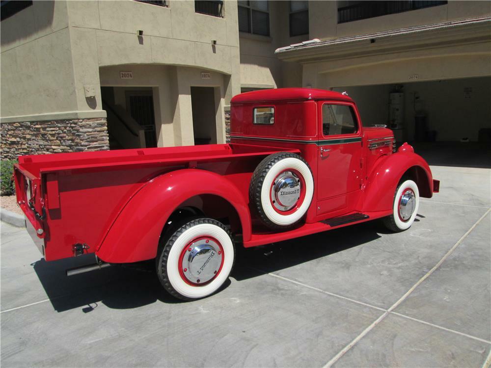 1949 DIAMOND T 201 PICKUP - Rear 3/4 - 180238