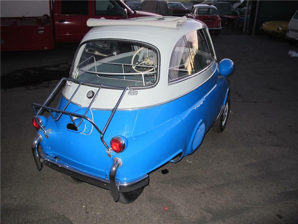 1957 BMW ISETTA 300 COUPE - Rear 3/4 - 180921