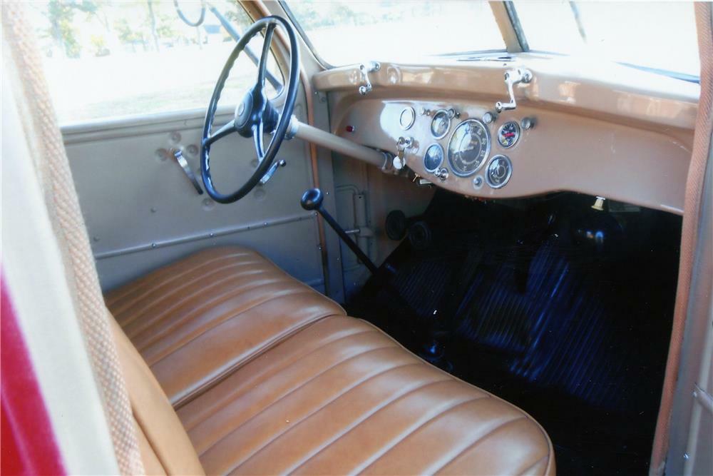 1947 DIAMOND T 201 PICKUP - Interior - 181223