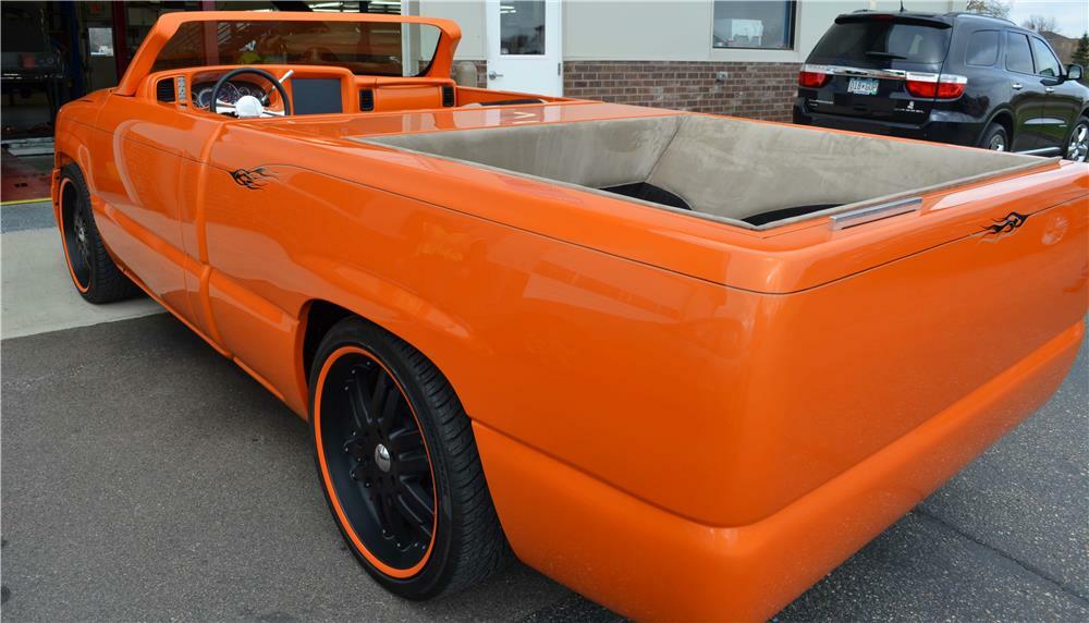 2001 CHEVROLET SILVERADO 1500 CUSTOM PICKUP - Rear 3/4 - 181764