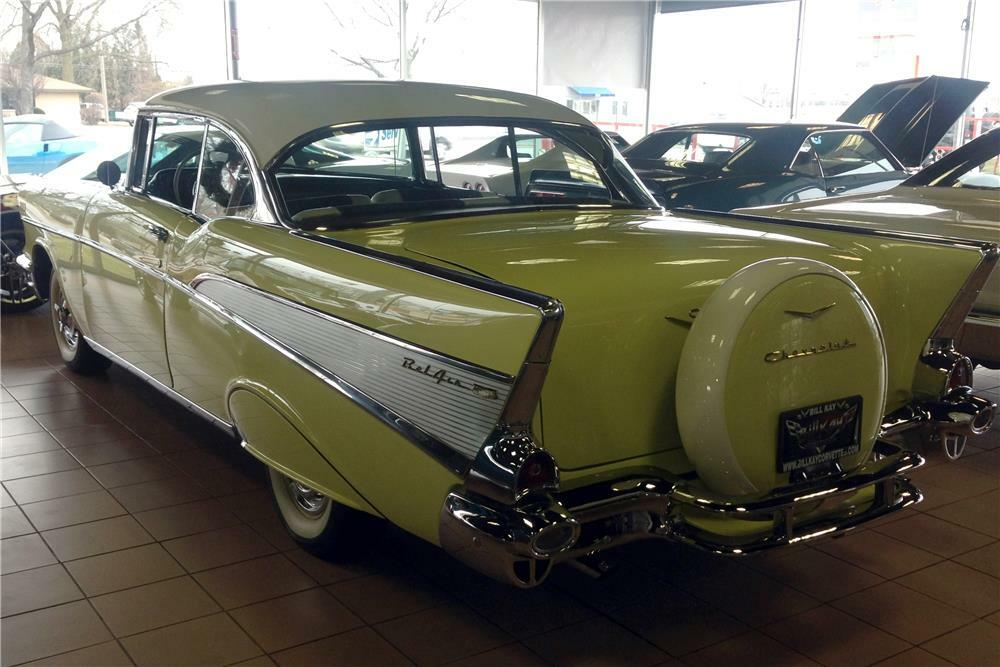 1957 CHEVROLET BEL AIR 2 DOOR HARDTOP - Rear 3/4 - 182444