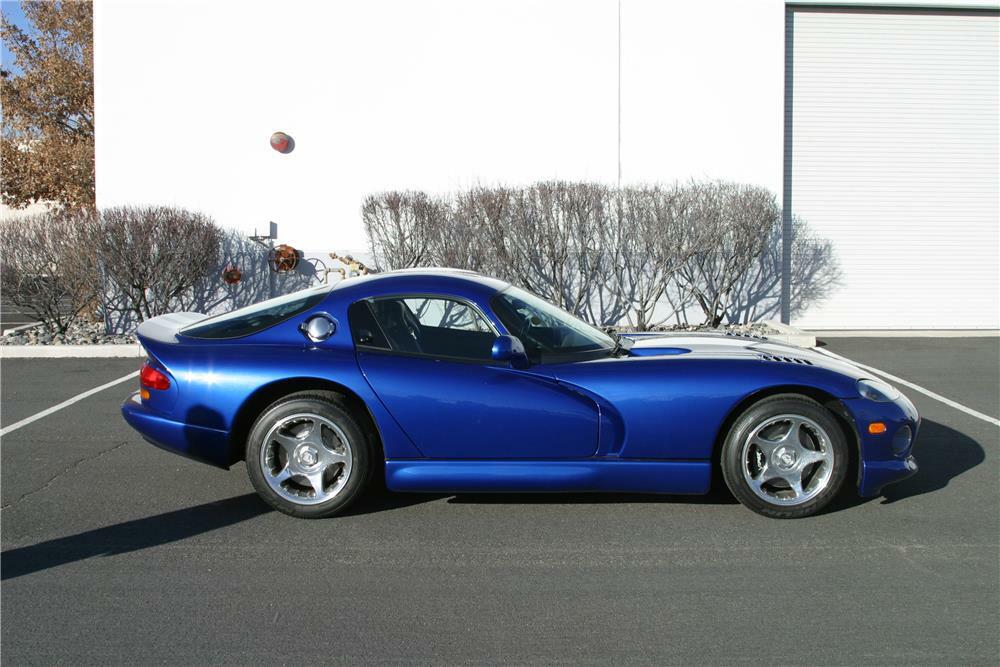 1997 DODGE VIPER GTS COUPE - Side Profile - 182454