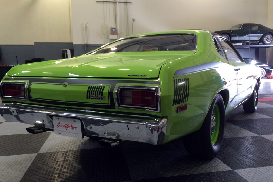 1973 PLYMOUTH DUSTER CUSTOM - Rear 3/4 - 182518