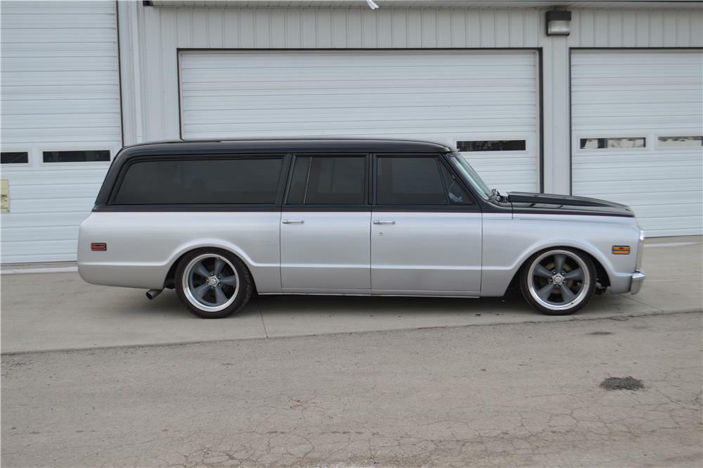 1970 CHEVROLET SUBURBAN CUSTOM SUV - Side Profile - 182638