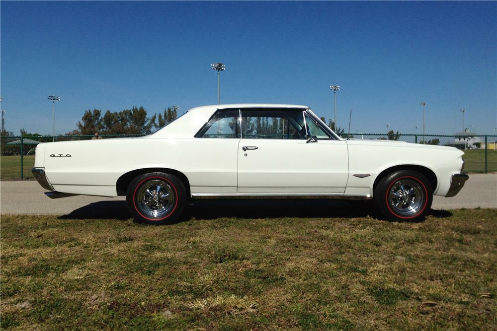 1964 PONTIAC GTO - Side Profile - 184013