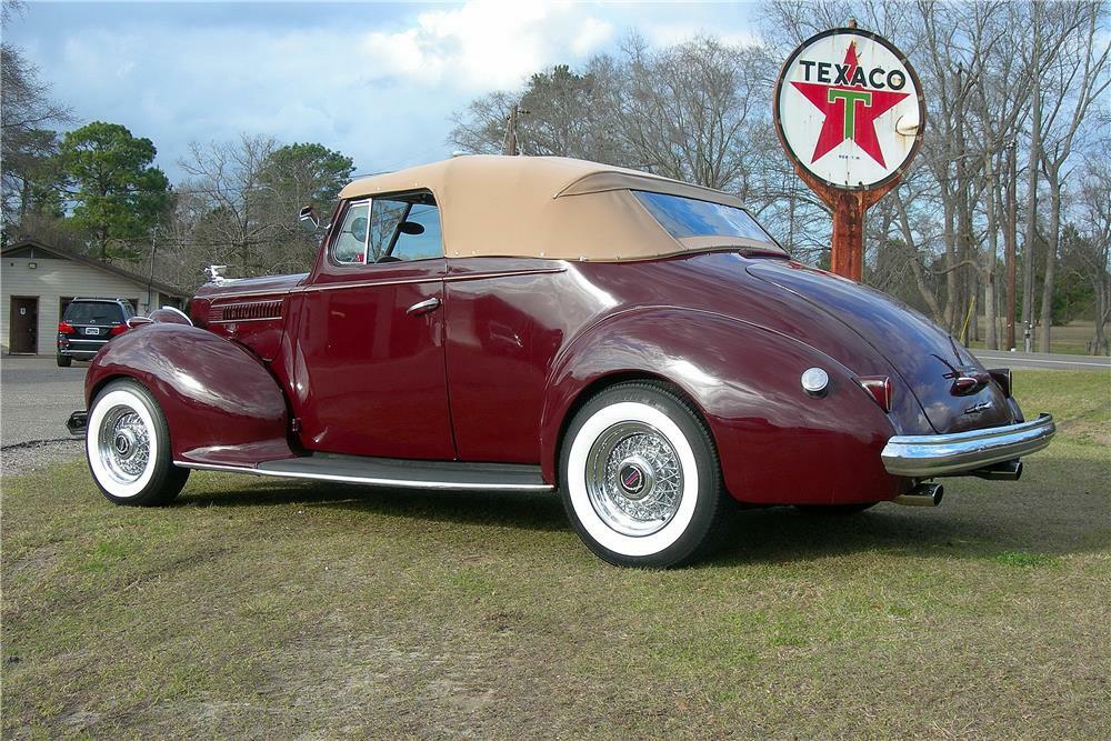 1939 PACKARD CUSTOM CONVERTIBLE - Rear 3/4 - 184027