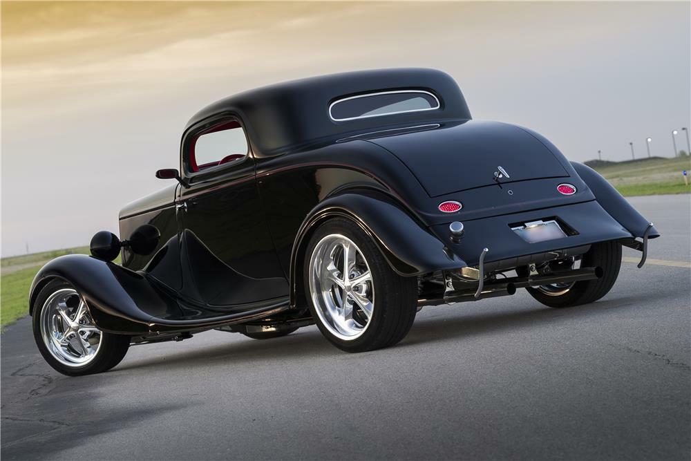 1933 FORD 3-WINDOW CUSTOM COUPE - Rear 3/4 - 185617