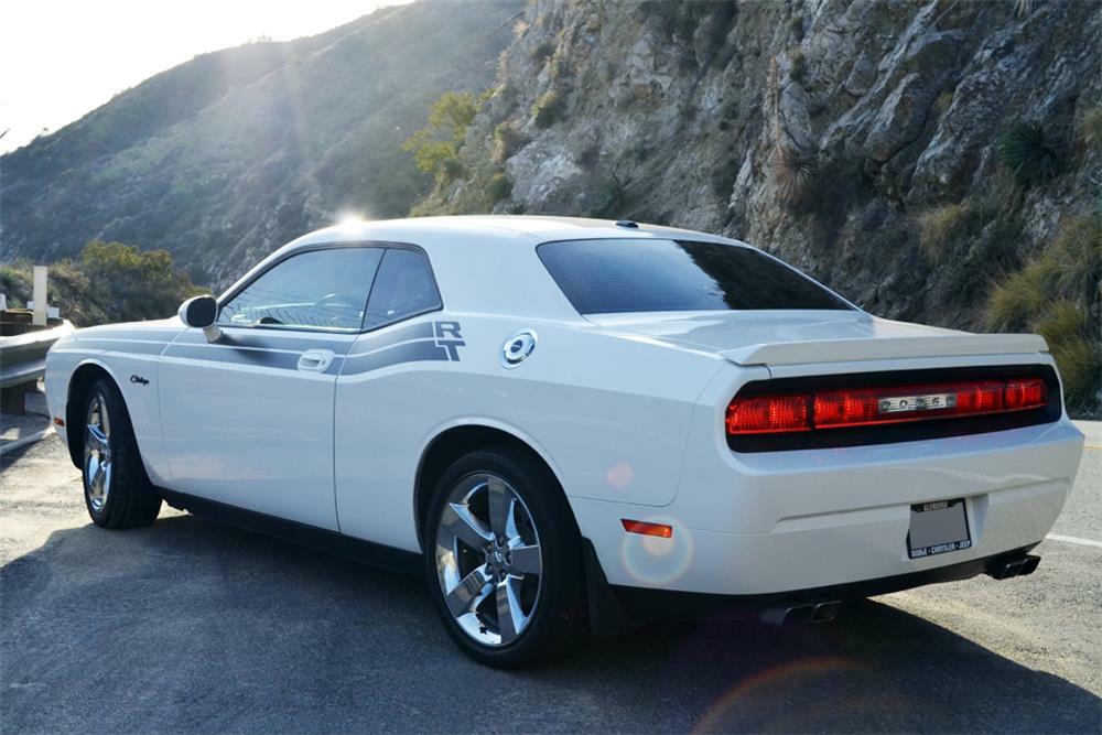 2010 DODGE CHALLENGER R/T - Rear 3/4 - 185632