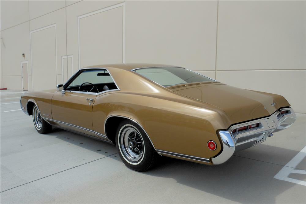 1969 BUICK RIVIERA GS HARDTOP - Rear 3/4 - 188101
