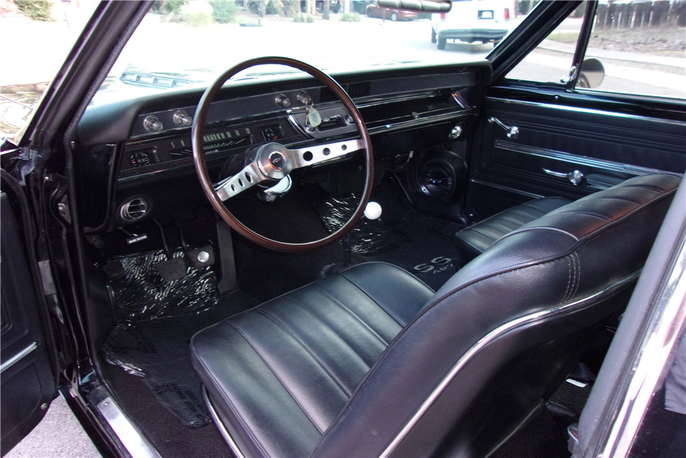 1966 CHEVROLET CHEVELLE CUSTOM COUPE - Interior - 188513