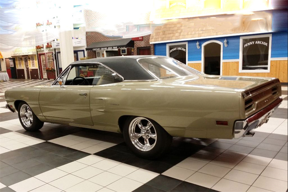 1970 PLYMOUTH ROAD RUNNER - Rear 3/4 - 188543
