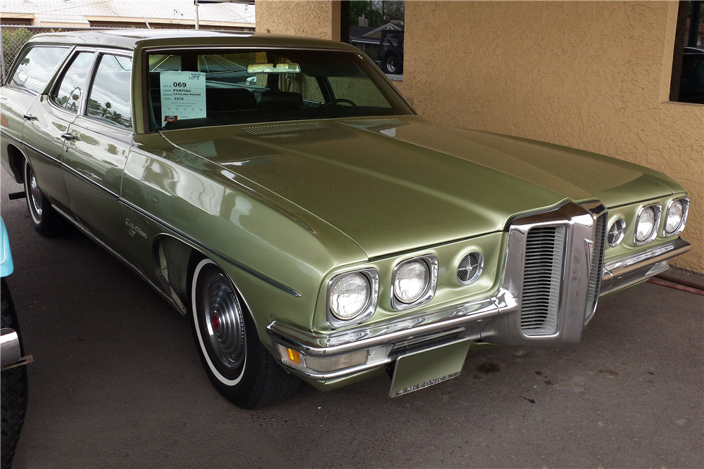 1970 PONTIAC CATALINA 4-DOOR STATION WAGON - Front 3/4 - 188588