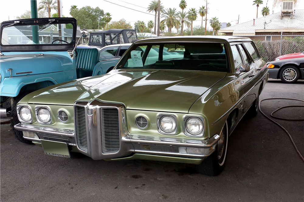 1970 PONTIAC CATALINA 4-DOOR STATION WAGON - Rear 3/4 - 188588