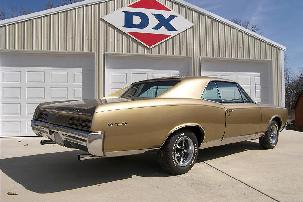 1967 PONTIAC GTO - Rear 3/4 - 188698