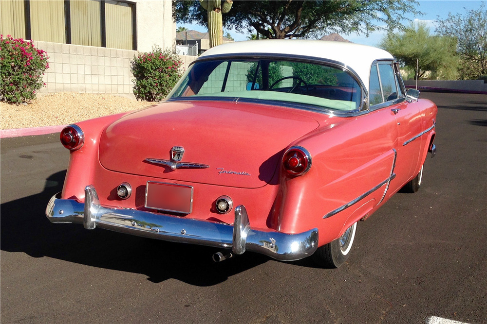 1953 FORD CRESTLINE VICTORIA - Rear 3/4 - 188723