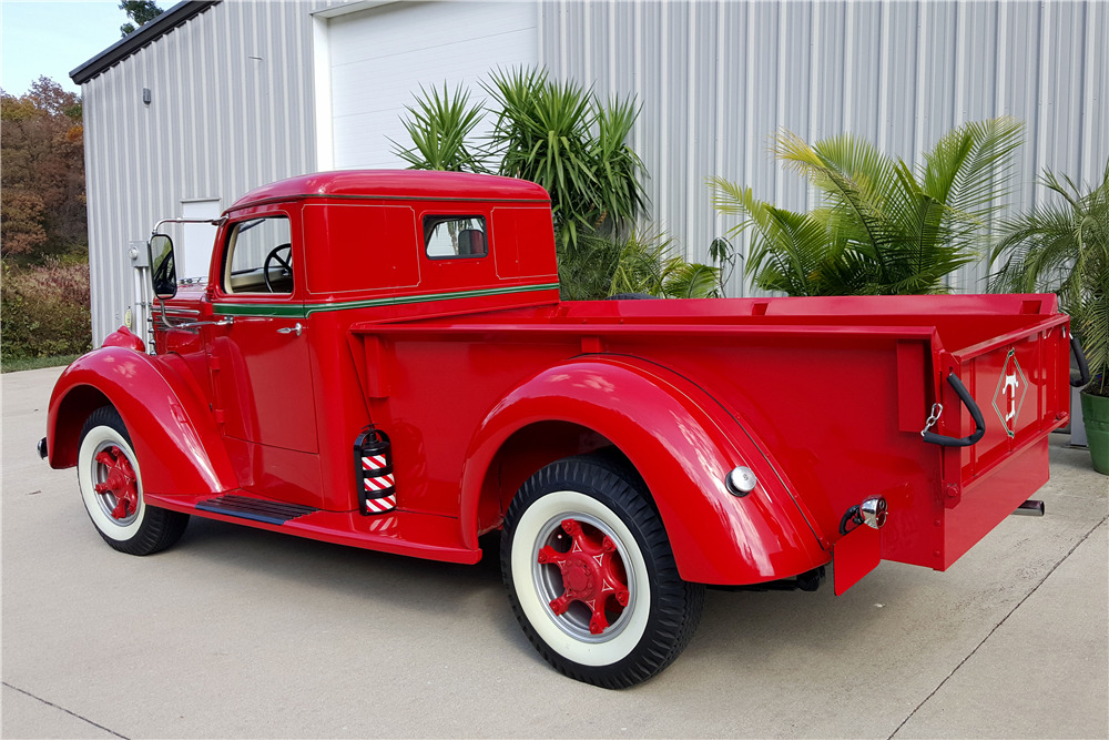 1948 DIAMOND T 201 PICKUP - Rear 3/4 - 188846